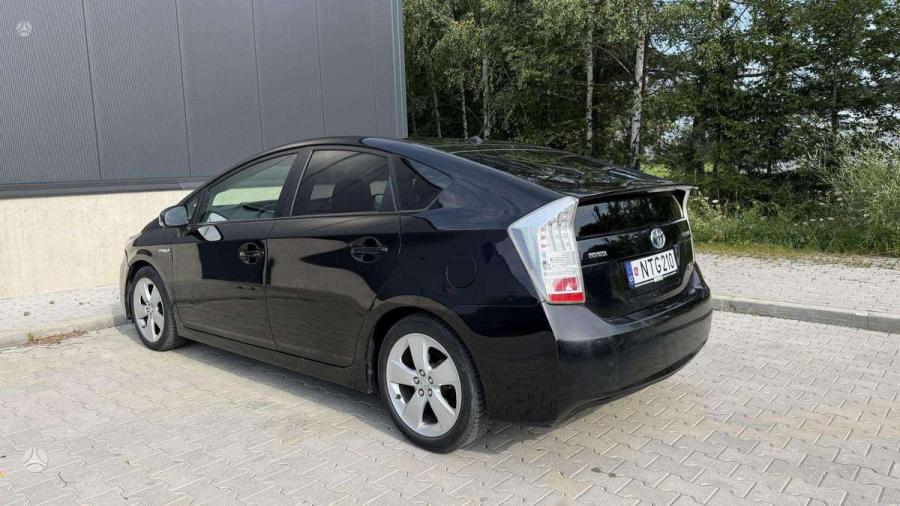 Black Toyota Prius 2010 in Vilnius, with an engine capacity of 1.80 L and mileage of 390 thousand km for 4900 €, photo 9 on AUTOMOTO.COM.LV