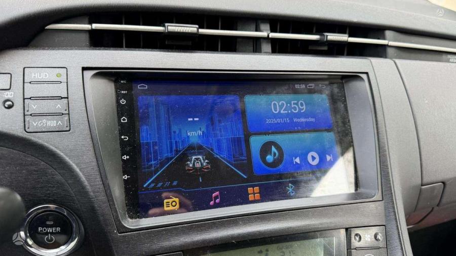 Black Toyota Prius 2010 in Vilnius, with an engine capacity of 1.80 L and mileage of 390 thousand km for 4900 €, photo 15 on AUTOMOTO.COM.LV