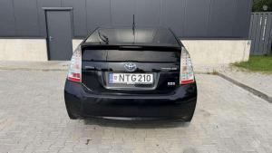 Black Toyota Prius 2010 in Vilnius, with an engine capacity of 1.80 L and mileage of 390 thousand km for 4800 €, photo 7 on AUTOMOTO.COM.LV