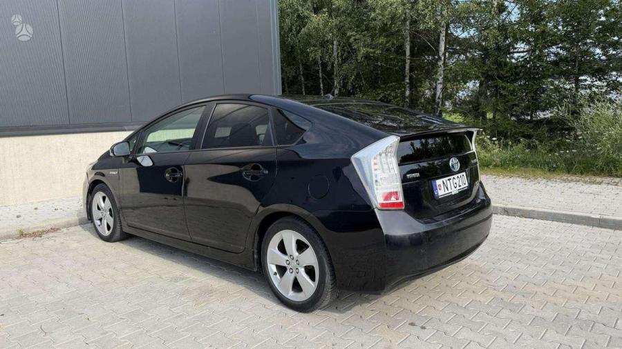 Melns Toyota Prius 2010 Viļņa, ar dzinēja tilpumu 1.80 L un nobraukumu 390 tūkst. km par 4800 €, foto 8 vietnē AUTOMOTO.COM.LV