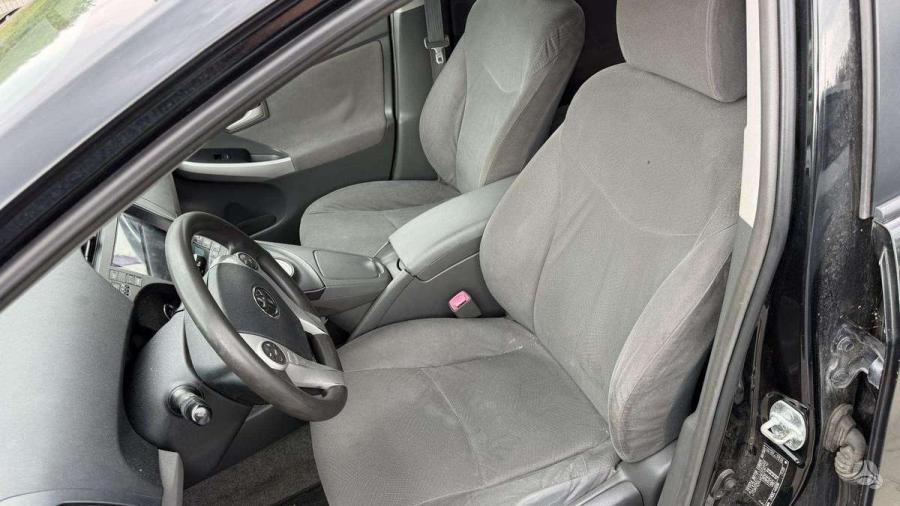Melns Toyota Prius 2010 Viļņa, ar dzinēja tilpumu 1.80 L un nobraukumu 390 tūkst. km par 4800 €, foto 10 vietnē AUTOMOTO.COM.LV