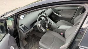 Melns Toyota Prius 2010 Viļņa, ar dzinēja tilpumu 1.80 L un nobraukumu 390 tūkst. km par 4800 €, foto 11 vietnē AUTOMOTO.COM.LV