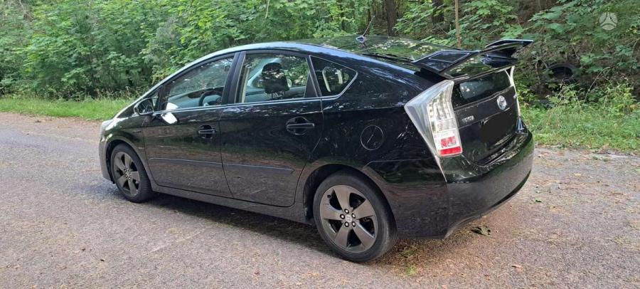 Melns Toyota Prius 2010 Viļņa, ar dzinēja tilpumu 1.80 L un nobraukumu 299 tūkst. km par 5999 €, foto 4 vietnē AUTOMOTO.COM.LV