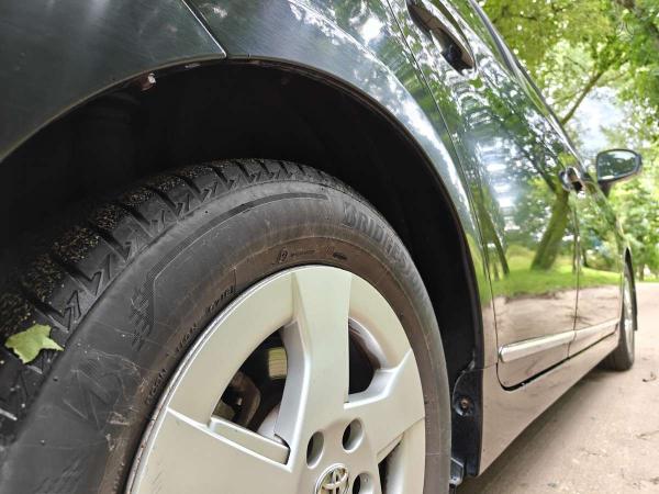 Melns Toyota Prius 2010 Viļņa, ar dzinēja tilpumu 1.80 L un nobraukumu 327 tūkst. km par 4950 €, foto 10 vietnē AUTOMOTO.COM.LV