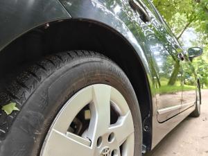 Black Toyota Prius 2010 in Vilnius, with an engine capacity of 1.80 L and mileage of 327 thousand km for 4950 €, photo 10 on AUTOMOTO.COM.LV