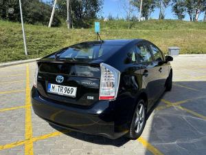 Black Toyota Prius 2010 in Vilnius, with an engine capacity of 1.80 L and mileage of 136 thousand km for 7950 €, photo 5 on AUTOMOTO.COM.LV
