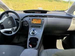 Black Toyota Prius 2010 in Vilnius, with an engine capacity of 1.80 L and mileage of 136 thousand km for 7950 €, photo 9 on AUTOMOTO.COM.LV