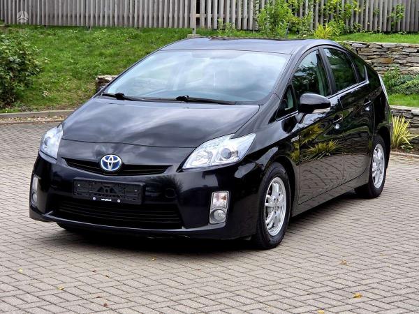 Melns Toyota Prius 2010 Kėdainiai, ar dzinēja tilpumu 1.80 L un nobraukumu 280 tūkst. km par 5600 €, foto 4 vietnē AUTOMOTO.COM.LV