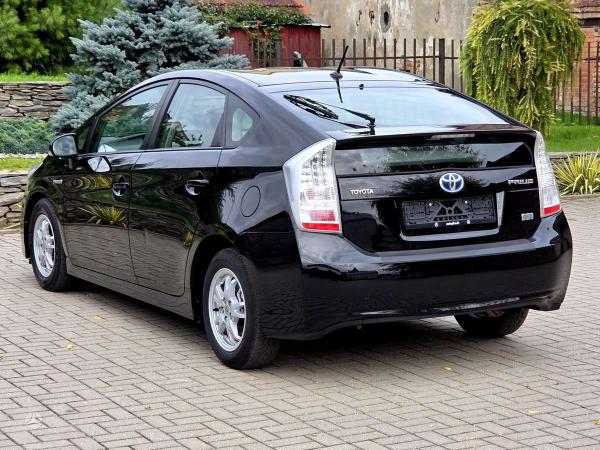 Melns Toyota Prius 2010 Kėdainiai, ar dzinēja tilpumu 1.80 L un nobraukumu 280 tūkst. km par 5600 €, foto 8 vietnē AUTOMOTO.COM.LV