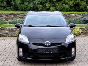 Black Toyota Prius 2010 in Kedainiai, with an engine capacity of 1.80 L and mileage of 280 thousand km for 5600 €, photo 15 on AUTOMOTO.COM.LV