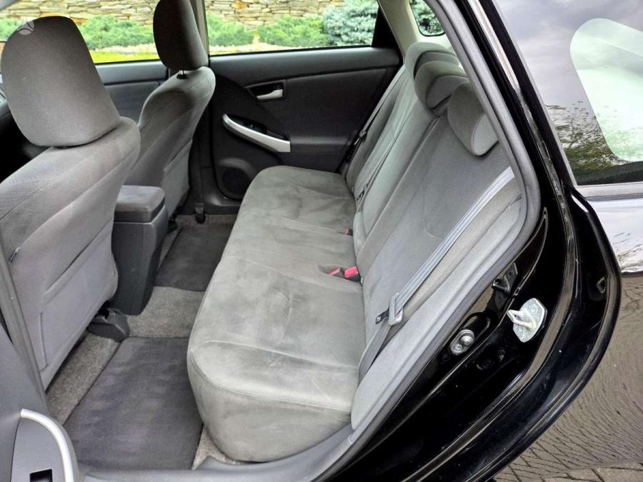 Black Toyota Prius 2010 in Kedainiai, with an engine capacity of 1.80 L and mileage of 280 thousand km for 5600 €, photo 25 on AUTOMOTO.COM.LV