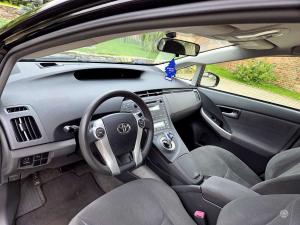 Black Toyota Prius 2010 in Kedainiai, with an engine capacity of 1.80 L and mileage of 280 thousand km for 5600 €, photo 30 on AUTOMOTO.COM.LV