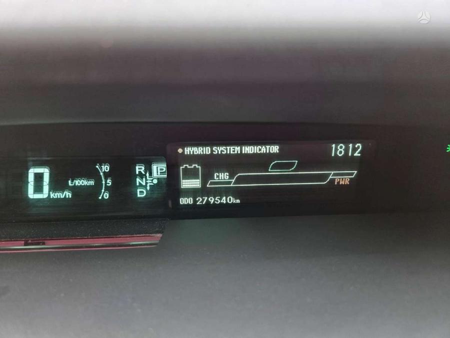 Black Toyota Prius 2010 in Kedainiai, with an engine capacity of 1.80 L and mileage of 280 thousand km for 5600 €, photo 33 on AUTOMOTO.COM.LV