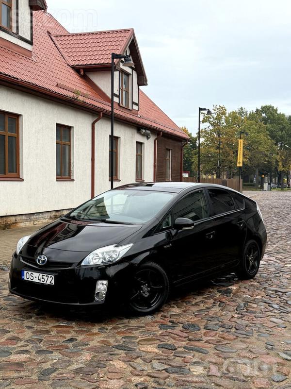Black Toyota Prius 2010 in Jelgava, with an engine capacity of 1.80 L and mileage of 237 thousand km for 5800 €, photo 3 on AUTOMOTO.COM.LV
