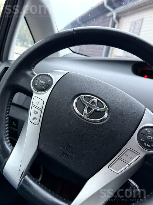 Black Toyota Prius 2010 in Jelgava, with an engine capacity of 1.80 L and mileage of 237 thousand km for 5800 €, photo 10 on AUTOMOTO.COM.LV