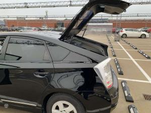 Black Toyota Prius 2011 in Kaunas, with an engine capacity of 1.80 L and mileage of 234 thousand km for 6100 €, photo 8 on AUTOMOTO.COM.LV