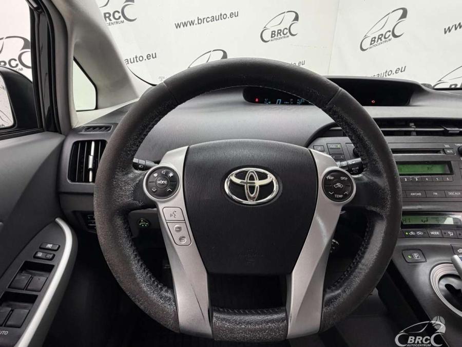 Black Toyota Prius 2011 in Vilnius, with an engine capacity of 1.80 L and mileage of 555 thousand km for 6500 €, photo 28 on AUTOMOTO.COM.LV