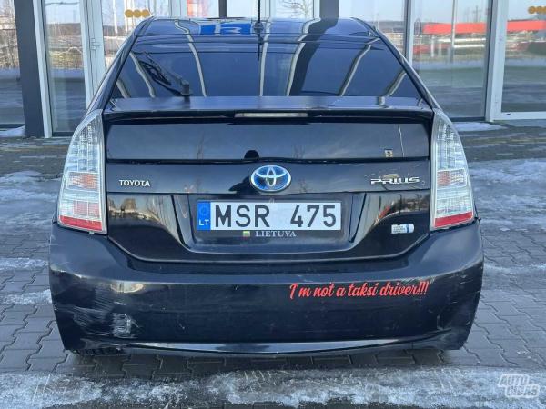 Melns Toyota Prius 2011 Viļņa, ar dzinēja tilpumu 1.80 L un nobraukumu 398 tūkst. km par 5700 €, foto 5 vietnē AUTOMOTO.COM.LV