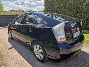 Melns Toyota Prius 2011 Viļņa, ar dzinēja tilpumu 1.80 L un nobraukumu 281 tūkst. km par 5100 €, foto 5 vietnē AUTOMOTO.COM.LV