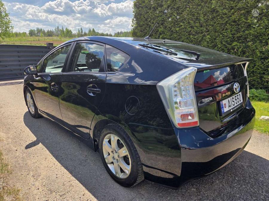 Melns Toyota Prius 2011 Viļņa, ar dzinēja tilpumu 1.80 L un nobraukumu 281 tūkst. km par 5100 €, foto 5 vietnē AUTOMOTO.COM.LV