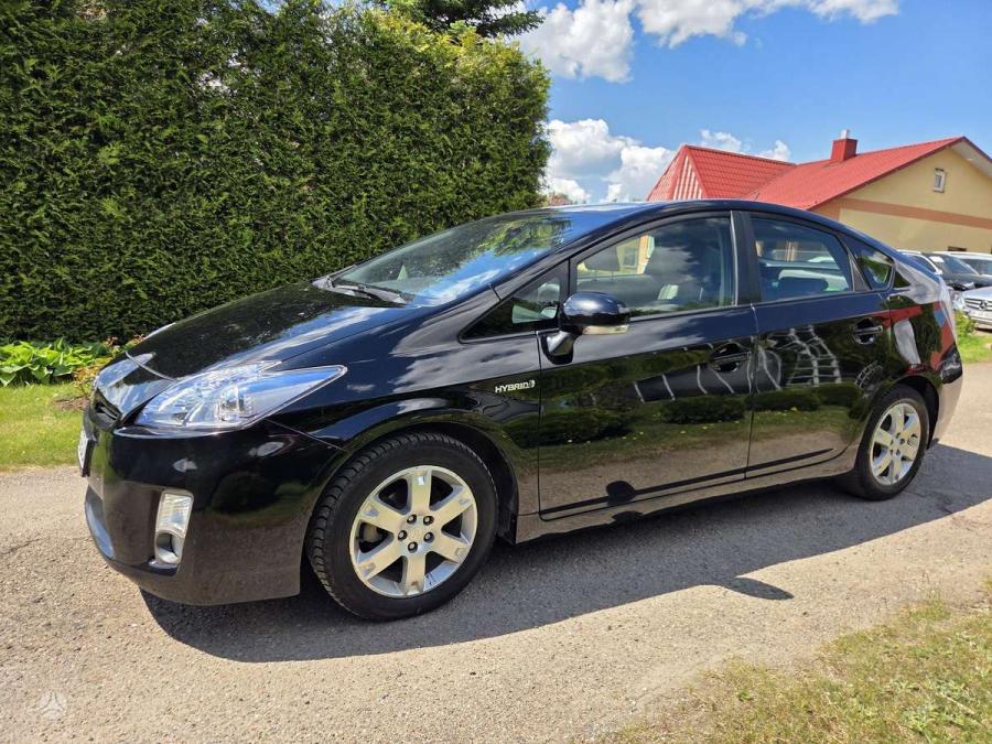 Melns Toyota Prius 2011 Viļņa, ar dzinēja tilpumu 1.80 L un nobraukumu 281 tūkst. km par 5100 €, foto 6 vietnē AUTOMOTO.COM.LV