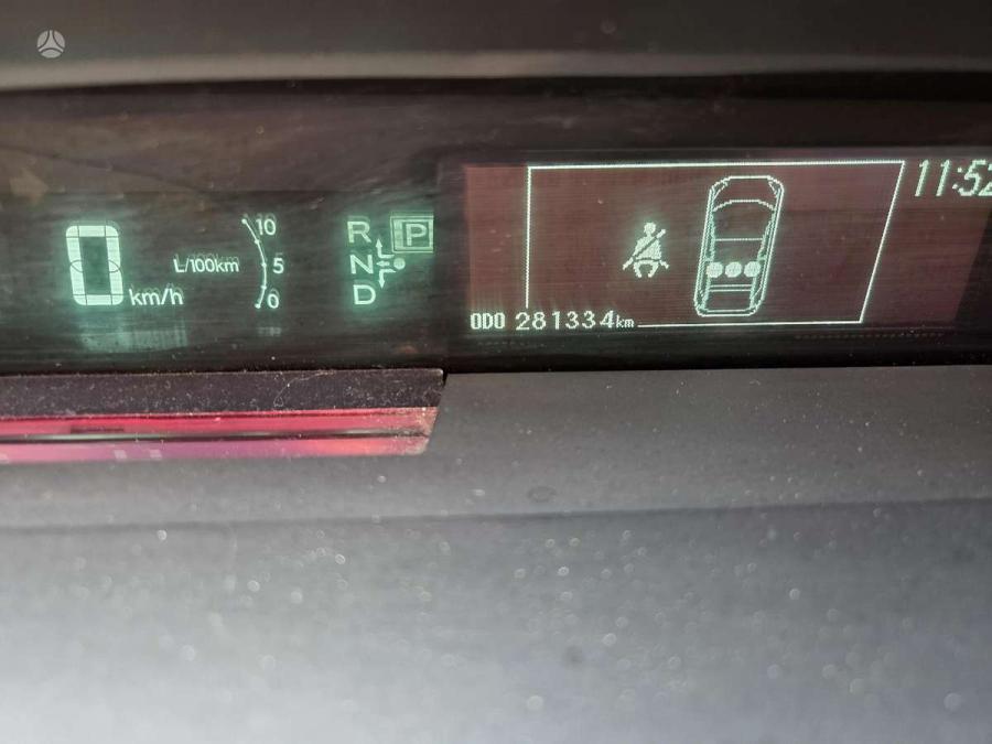 Melns Toyota Prius 2011 Viļņa, ar dzinēja tilpumu 1.80 L un nobraukumu 281 tūkst. km par 5100 €, foto 9 vietnē AUTOMOTO.COM.LV
