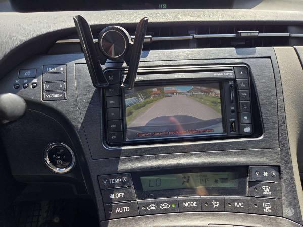 Black Toyota Prius 2011 in Vilnius, with an engine capacity of 1.80 L and mileage of 281 thousand km for 5100 €, photo 9 on AUTOMOTO.COM.LV
