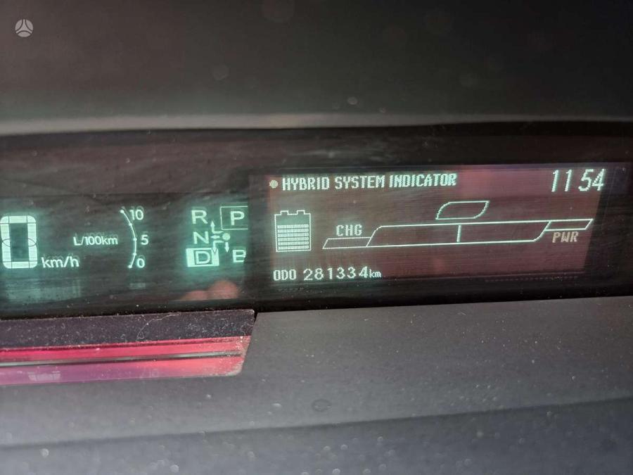 Melns Toyota Prius 2011 Viļņa, ar dzinēja tilpumu 1.80 L un nobraukumu 281 tūkst. km par 5100 €, foto 11 vietnē AUTOMOTO.COM.LV