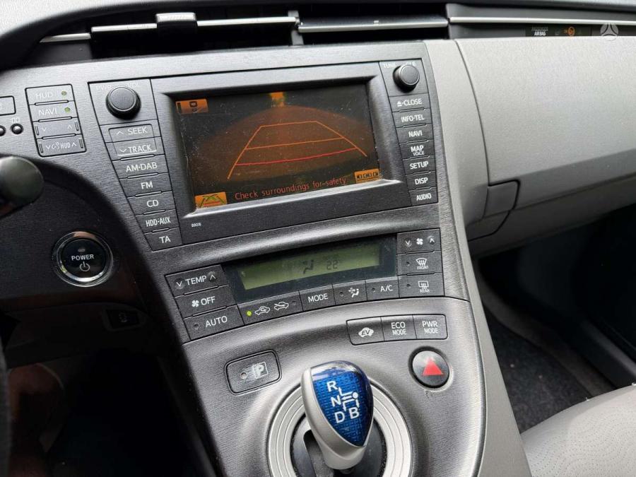 Черный Тойота Приус 2011 в Каунас, объемом двигателя 1.80 л и пробегом 224 тыс. км за 4000 €, фото 13 на AUTOMOTO.COM.LV