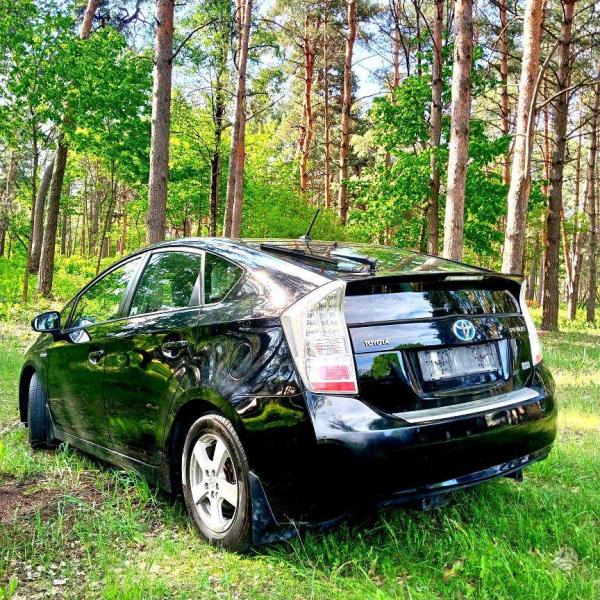 Melns Toyota Prius 2011 Kauņa, ar dzinēja tilpumu 1.80 L un nobraukumu 330 tūkst. km par 4600 €, foto 4 vietnē AUTOMOTO.COM.LV