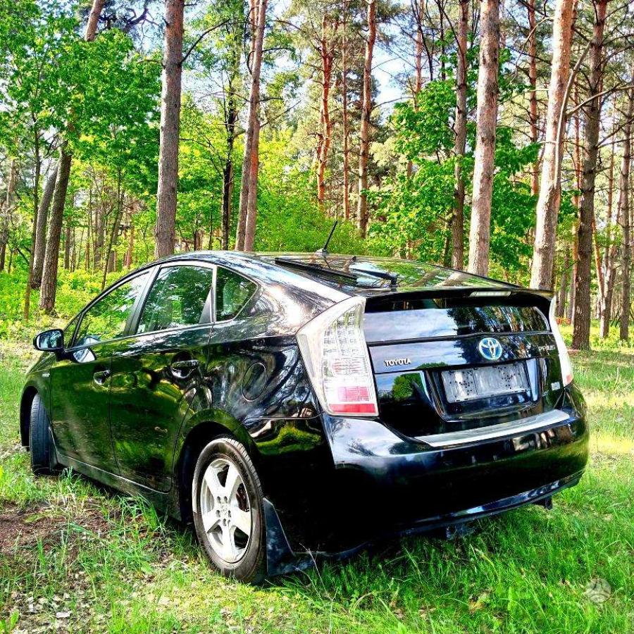 Черный Тойота Приус 2011 в Каунас, объемом двигателя 1.80 л и пробегом 330 тыс. км за 4600 €, фото 5 на AUTOMOTO.COM.LV