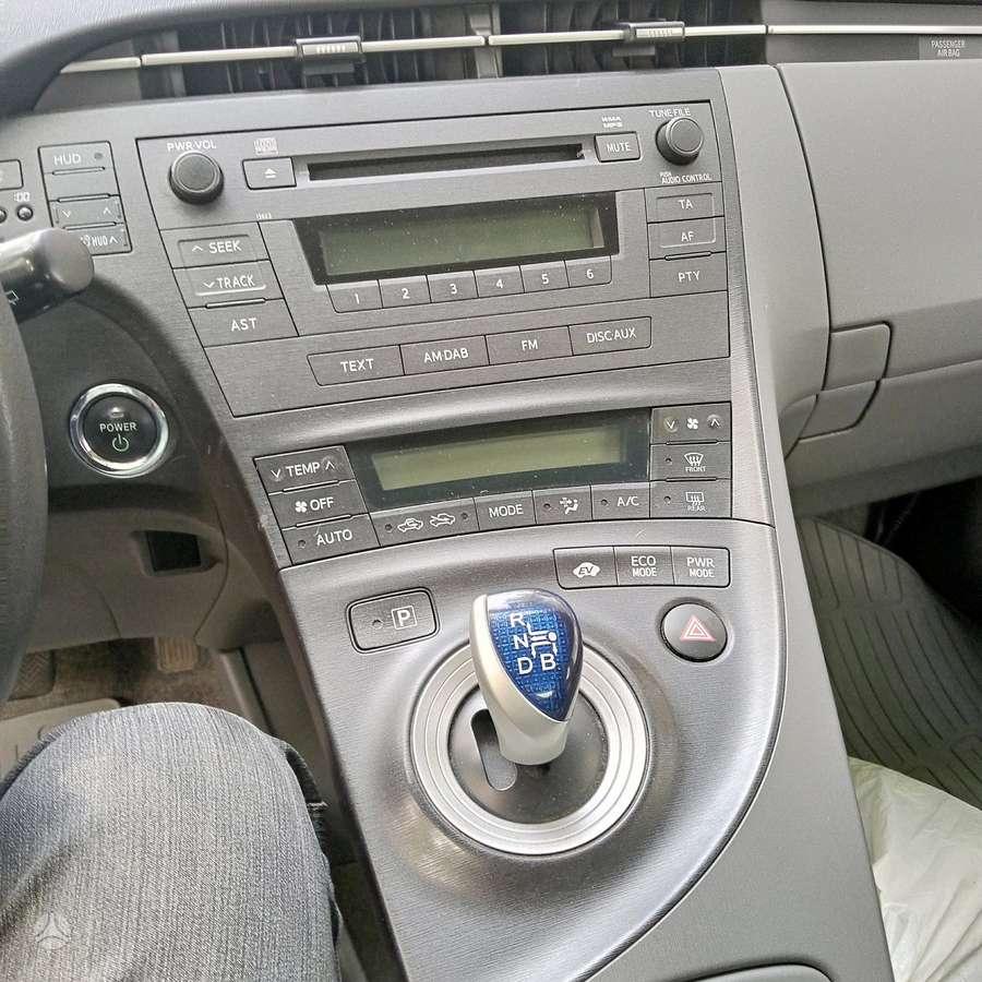 Черный Тойота Приус 2011 в Каунас, объемом двигателя 1.80 л и пробегом 330 тыс. км за 4600 €, фото 10 на AUTOMOTO.COM.LV