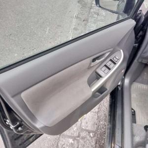 Черный Тойота Приус 2011 в Каунас, объемом двигателя 1.80 л и пробегом 330 тыс. км за 4600 €, фото 14 на AUTOMOTO.COM.LV