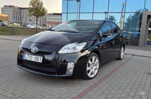 Melns Toyota Prius 2011 Viļņa, ar dzinēja tilpumu 1.80 L un nobraukumu 450 tūkst. km par 3999 €, foto 3 vietnē AUTOMOTO.COM.LV