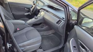 Melns Toyota Prius 2011 Viļņa, ar dzinēja tilpumu 1.80 L un nobraukumu 450 tūkst. km par 3999 €, foto 6 vietnē AUTOMOTO.COM.LV