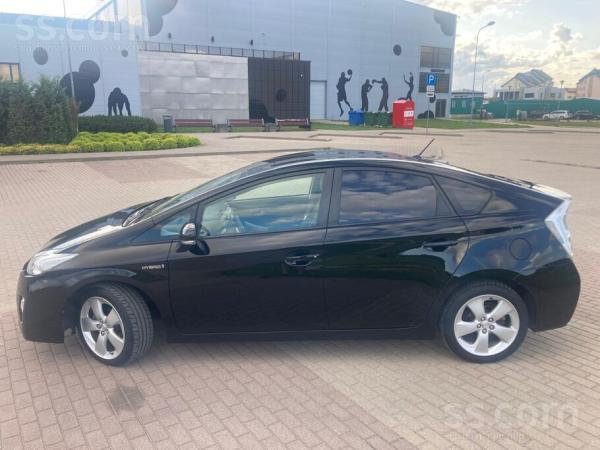Melns Toyota Prius 2011 Rīga, ar dzinēja tilpumu 1.80 L un nobraukumu 227 tūkst. km par 5950 €, foto 4 vietnē AUTOMOTO.COM.LV