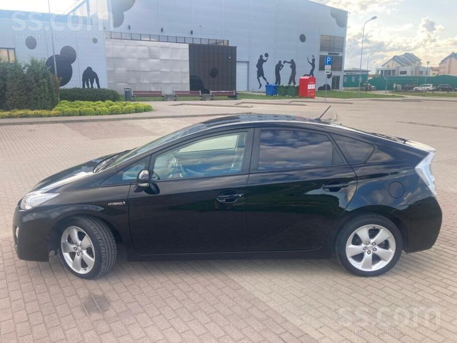 Melns Toyota Prius 2011 Rīga, ar dzinēja tilpumu 1.80 L un nobraukumu 227 tūkst. km par 5950 €, foto 5 vietnē AUTOMOTO.COM.LV