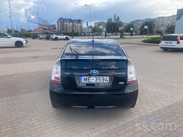 Melns Toyota Prius 2011 Rīga, ar dzinēja tilpumu 1.80 L un nobraukumu 227 tūkst. km par 5950 €, foto 5 vietnē AUTOMOTO.COM.LV