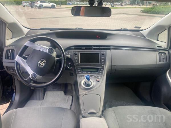 Melns Toyota Prius 2011 Rīga, ar dzinēja tilpumu 1.80 L un nobraukumu 227 tūkst. km par 5950 €, foto 6 vietnē AUTOMOTO.COM.LV