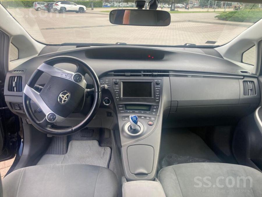 Melns Toyota Prius 2011 Rīga, ar dzinēja tilpumu 1.80 L un nobraukumu 227 tūkst. km par 5950 €, foto 7 vietnē AUTOMOTO.COM.LV