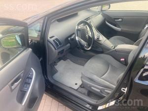 Melns Toyota Prius 2011 Rīga, ar dzinēja tilpumu 1.80 L un nobraukumu 227 tūkst. km par 5950 €, foto 8 vietnē AUTOMOTO.COM.LV