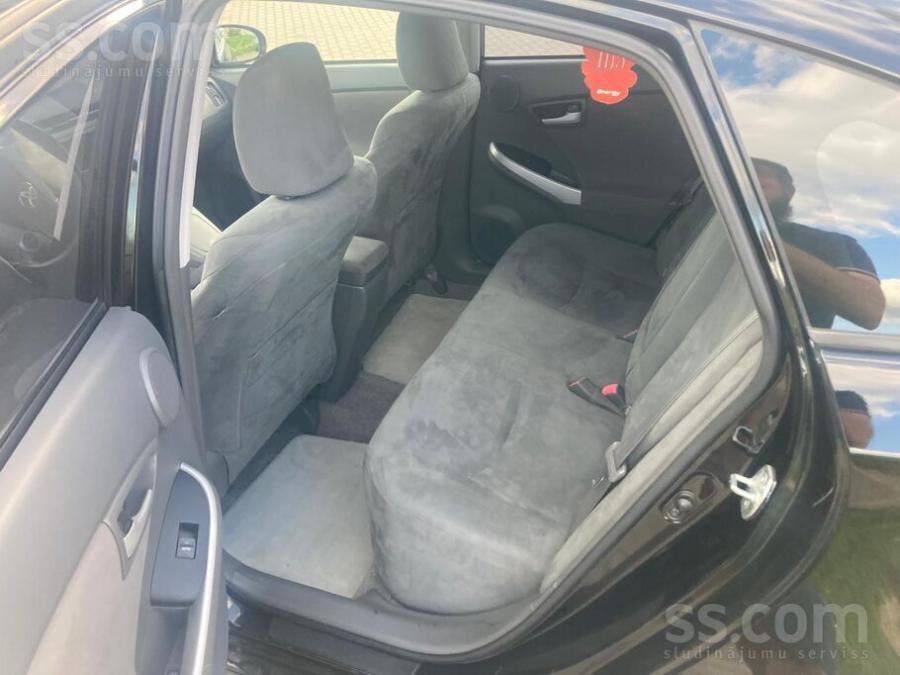 Melns Toyota Prius 2011 Rīga, ar dzinēja tilpumu 1.80 L un nobraukumu 227 tūkst. km par 5950 €, foto 9 vietnē AUTOMOTO.COM.LV