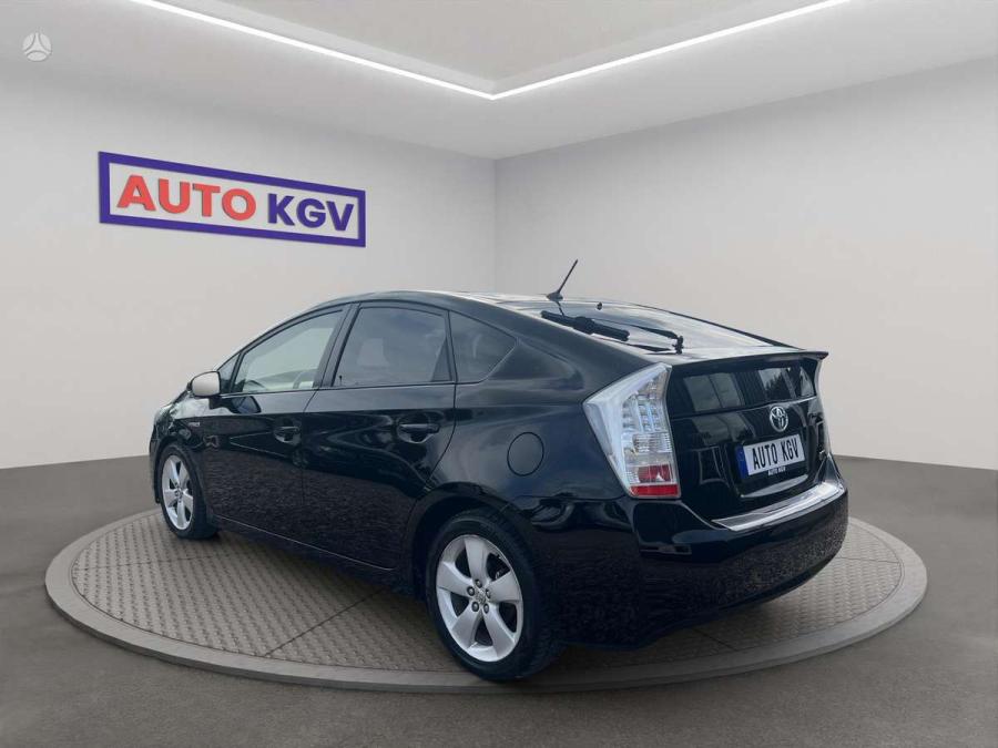 Melns Toyota Prius 2011 Kauņa, ar dzinēja tilpumu 1.80 L un nobraukumu 380 tūkst. km par 6999 €, foto 4 vietnē AUTOMOTO.COM.LV