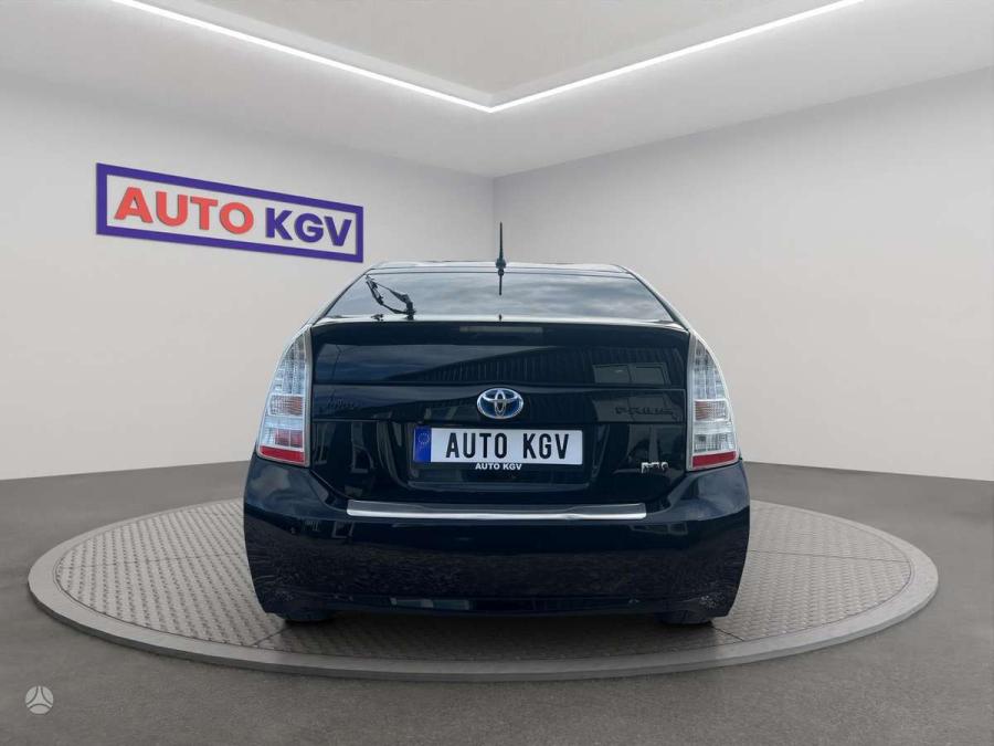 Melns Toyota Prius 2011 Kauņa, ar dzinēja tilpumu 1.80 L un nobraukumu 380 tūkst. km par 6999 €, foto 5 vietnē AUTOMOTO.COM.LV