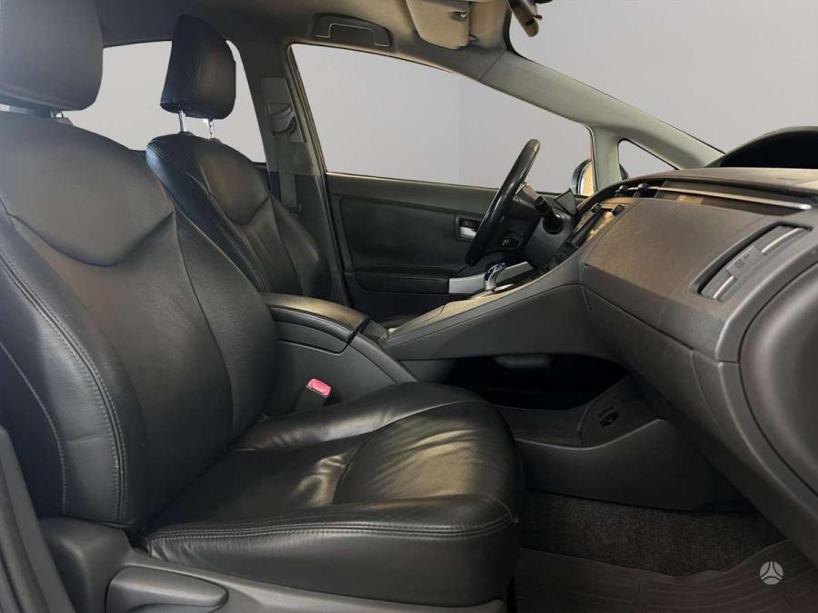 Melns Toyota Prius 2011 Kauņa, ar dzinēja tilpumu 1.80 L un nobraukumu 380 tūkst. km par 6999 €, foto 9 vietnē AUTOMOTO.COM.LV