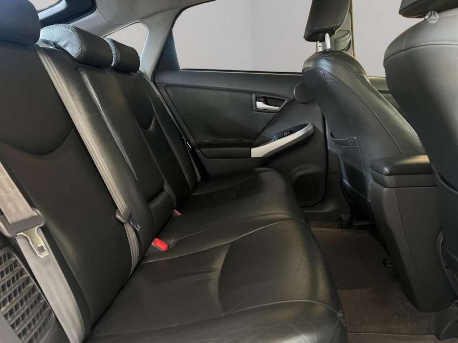 Melns Toyota Prius 2011 Kauņa, ar dzinēja tilpumu 1.80 L un nobraukumu 380 tūkst. km par 6999 €, foto 10 vietnē AUTOMOTO.COM.LV