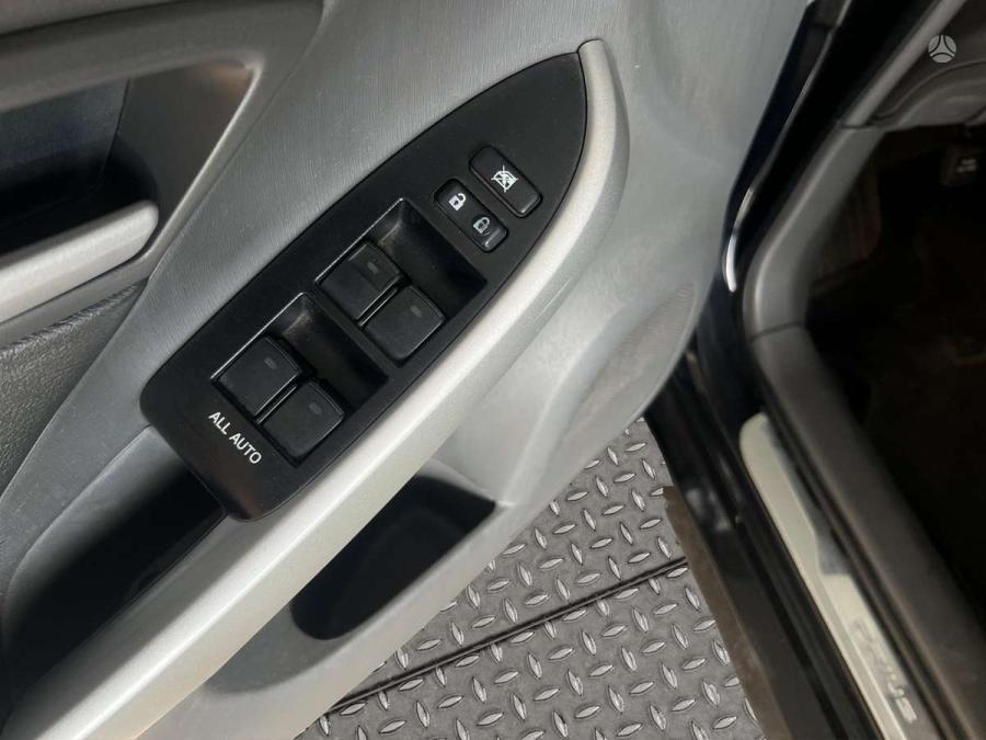 Melns Toyota Prius 2011 Kauņa, ar dzinēja tilpumu 1.80 L un nobraukumu 380 tūkst. km par 6999 €, foto 13 vietnē AUTOMOTO.COM.LV