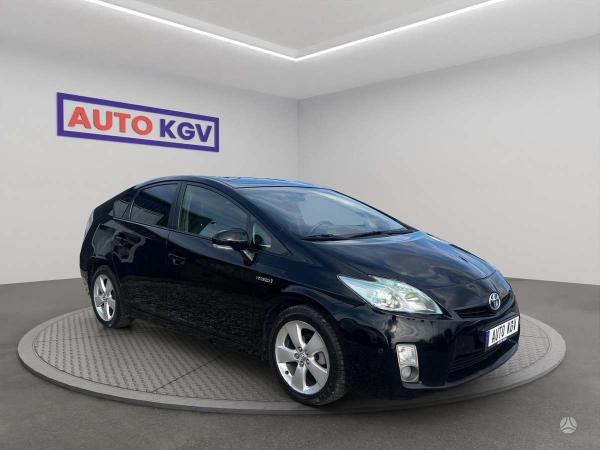 Black Toyota Prius 2011 in Kaunas, with an engine capacity of 1.80 L and mileage of 380 thousand km for 6999 €, photo 8 on AUTOMOTO.COM.LV