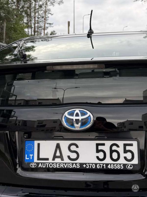 Melns Toyota Prius 2011 Viļņa, ar dzinēja tilpumu 1.80 L un nobraukumu 313 tūkst. km par 4999 €, foto 6 vietnē AUTOMOTO.COM.LV