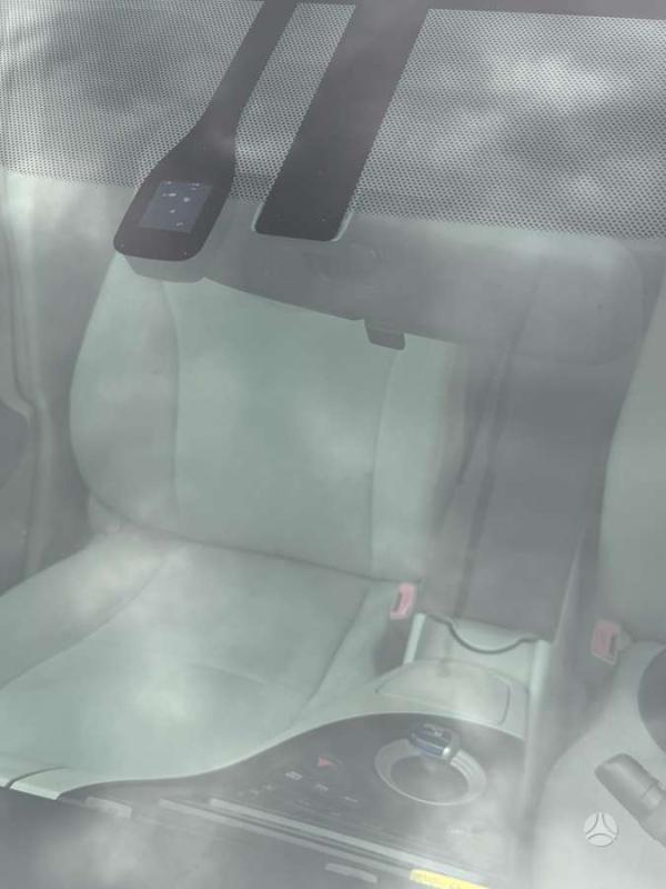 Melns Toyota Prius 2011 Viļņa, ar dzinēja tilpumu 1.80 L un nobraukumu 313 tūkst. km par 4999 €, foto 9 vietnē AUTOMOTO.COM.LV